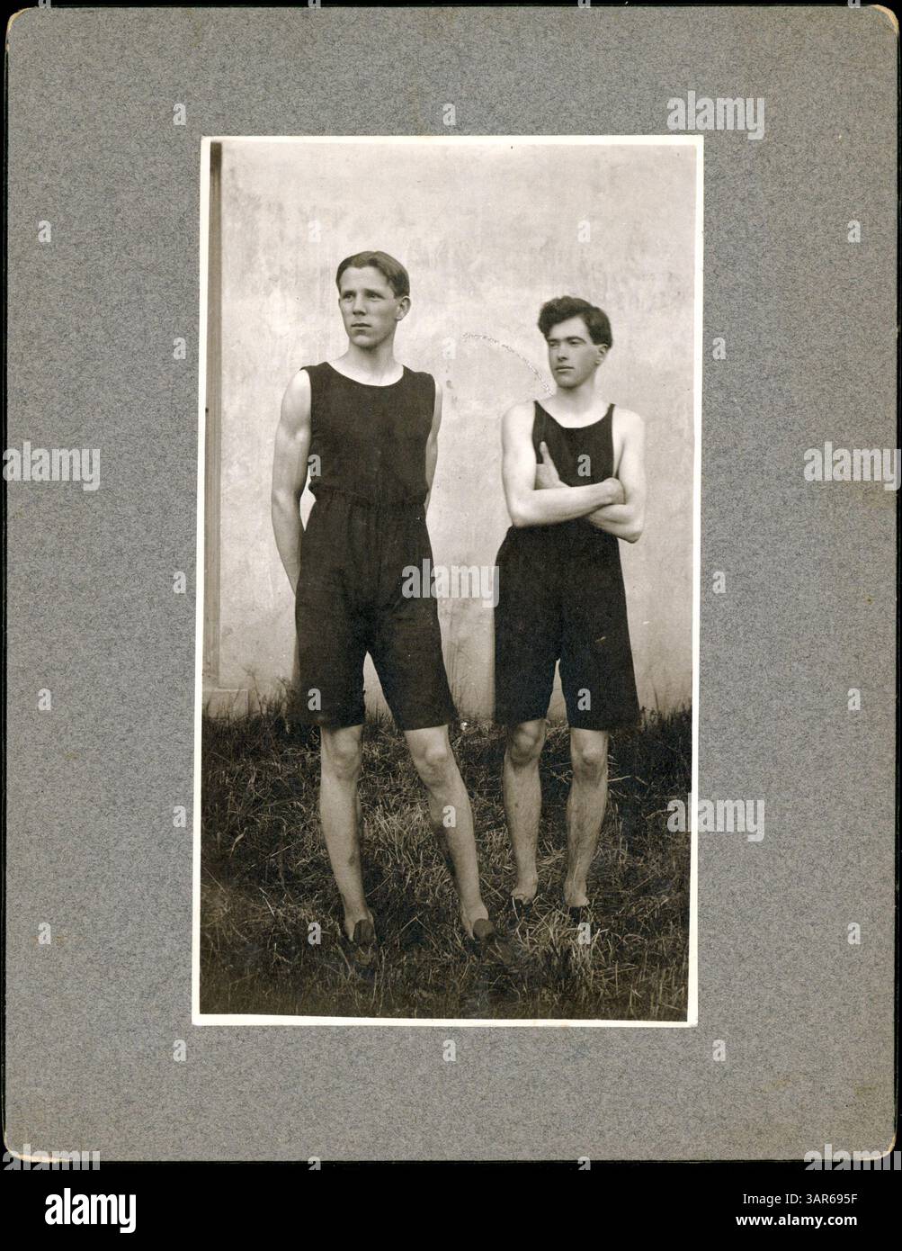 Black and white photograph of University of Oregon track athletes ...