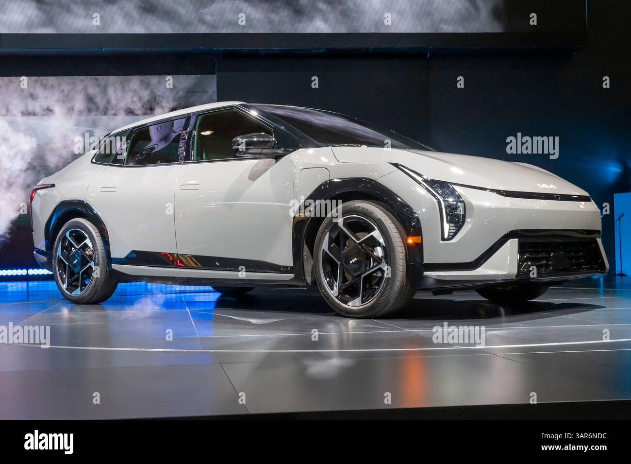 2026 kia ev4 gt line hi-res stock photography and images - Alamy