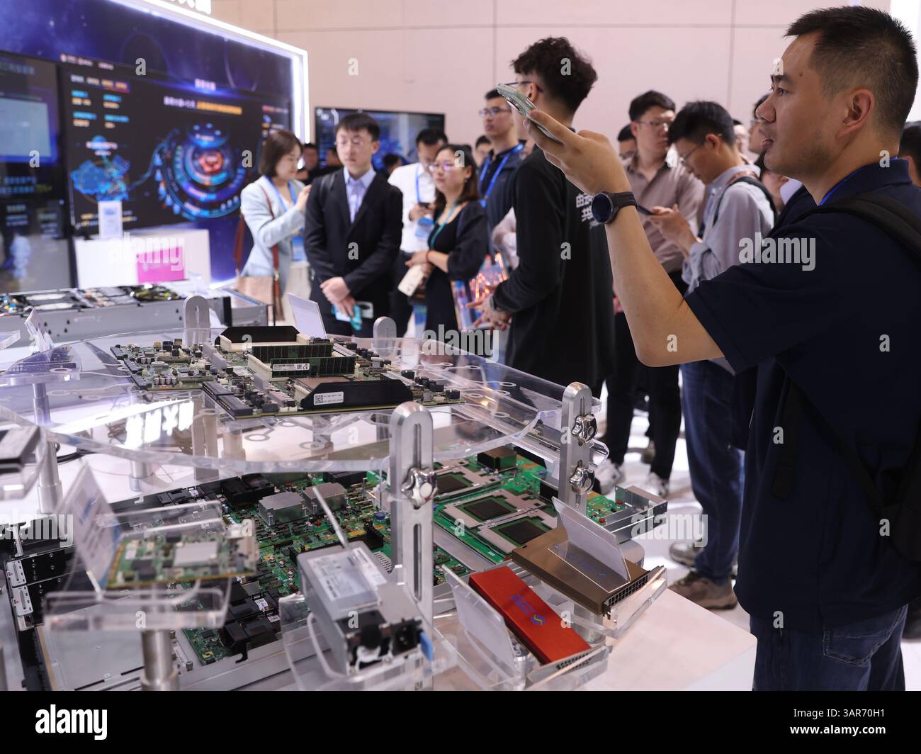 Suzhou,China.10th April 2025. The 2025 China Mobile Cloud & AI ...