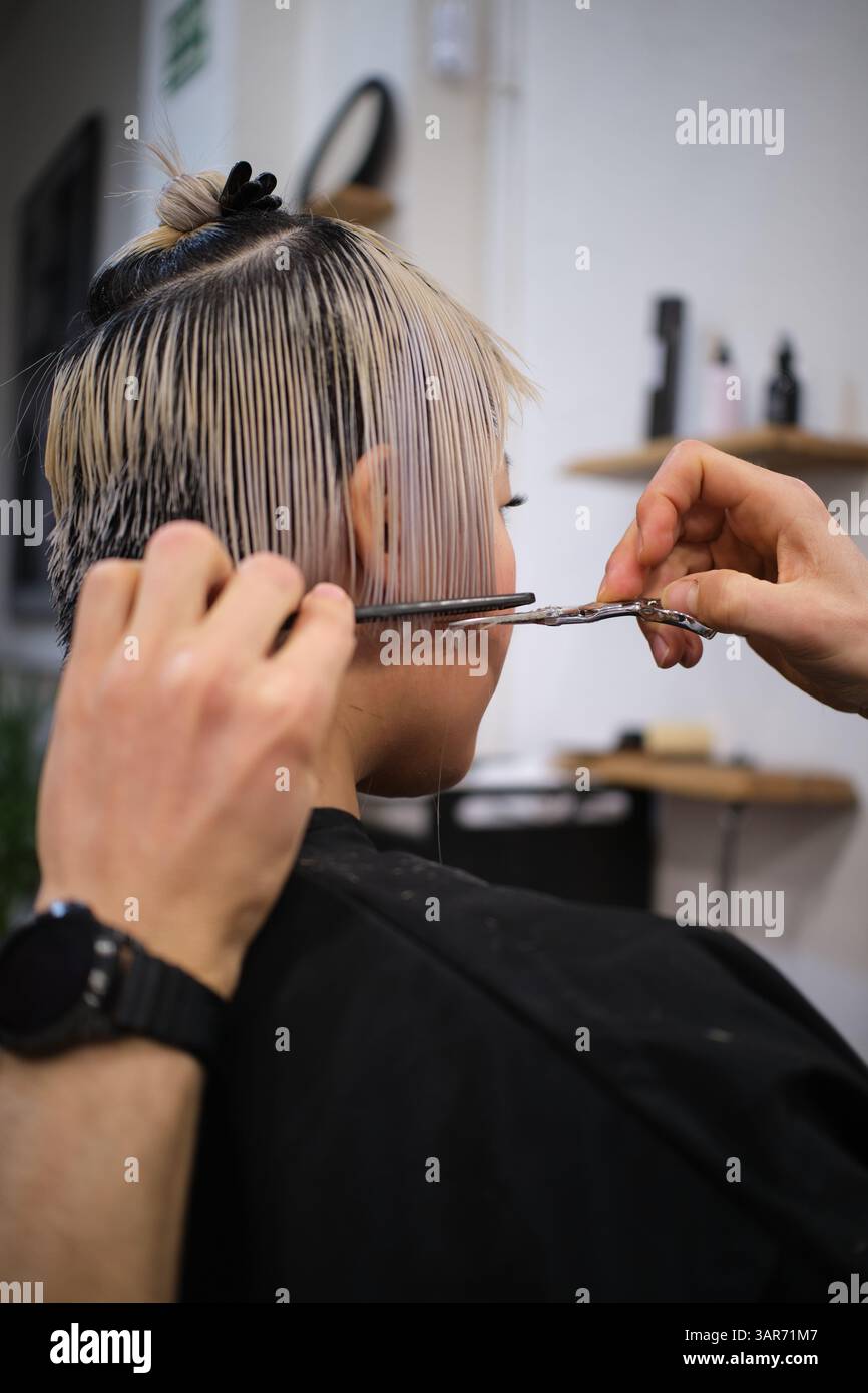 Womens hair trimming salon hi-res stock photography and images - Alamy