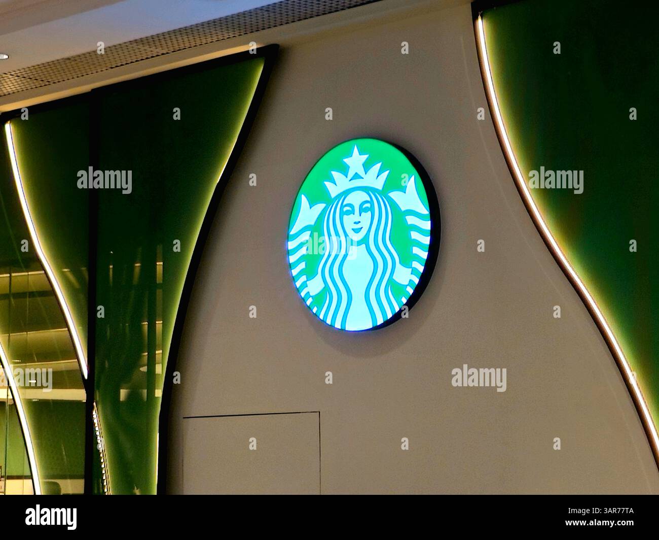 Mecca, Saudi Arabia, June 23 2024: Starbucks in Makkah, Starbucks ...