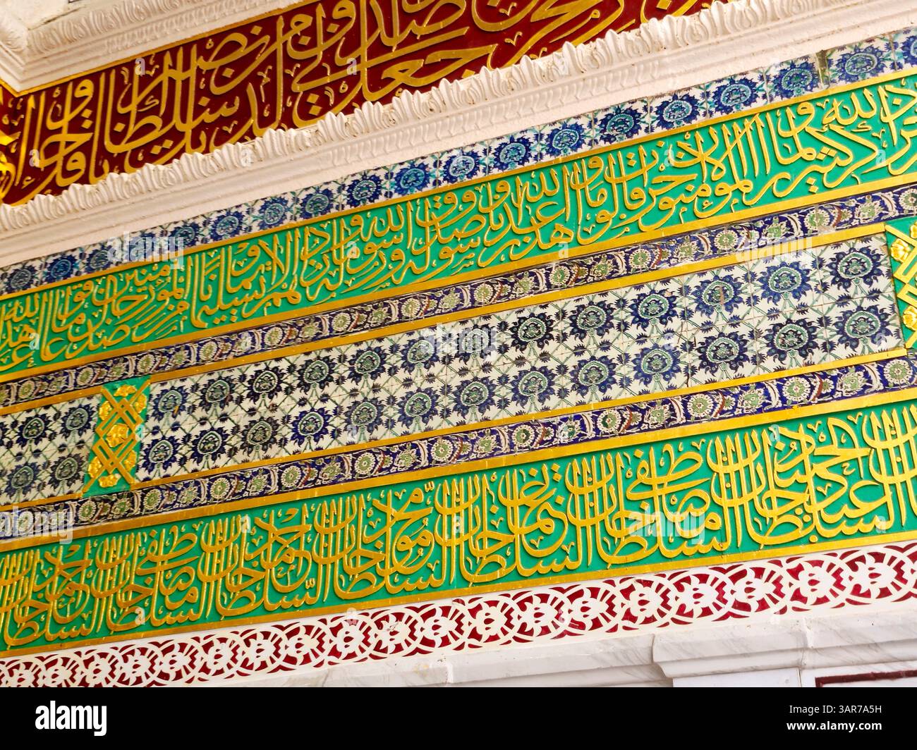 The walls inside the prophet mosque near Al Rawdah and the grave of the ...