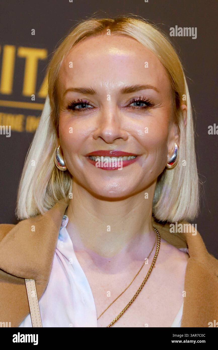 Janin Ullmann Schauspielerin zu Gast bei der Eroeffnung der Titanic ...