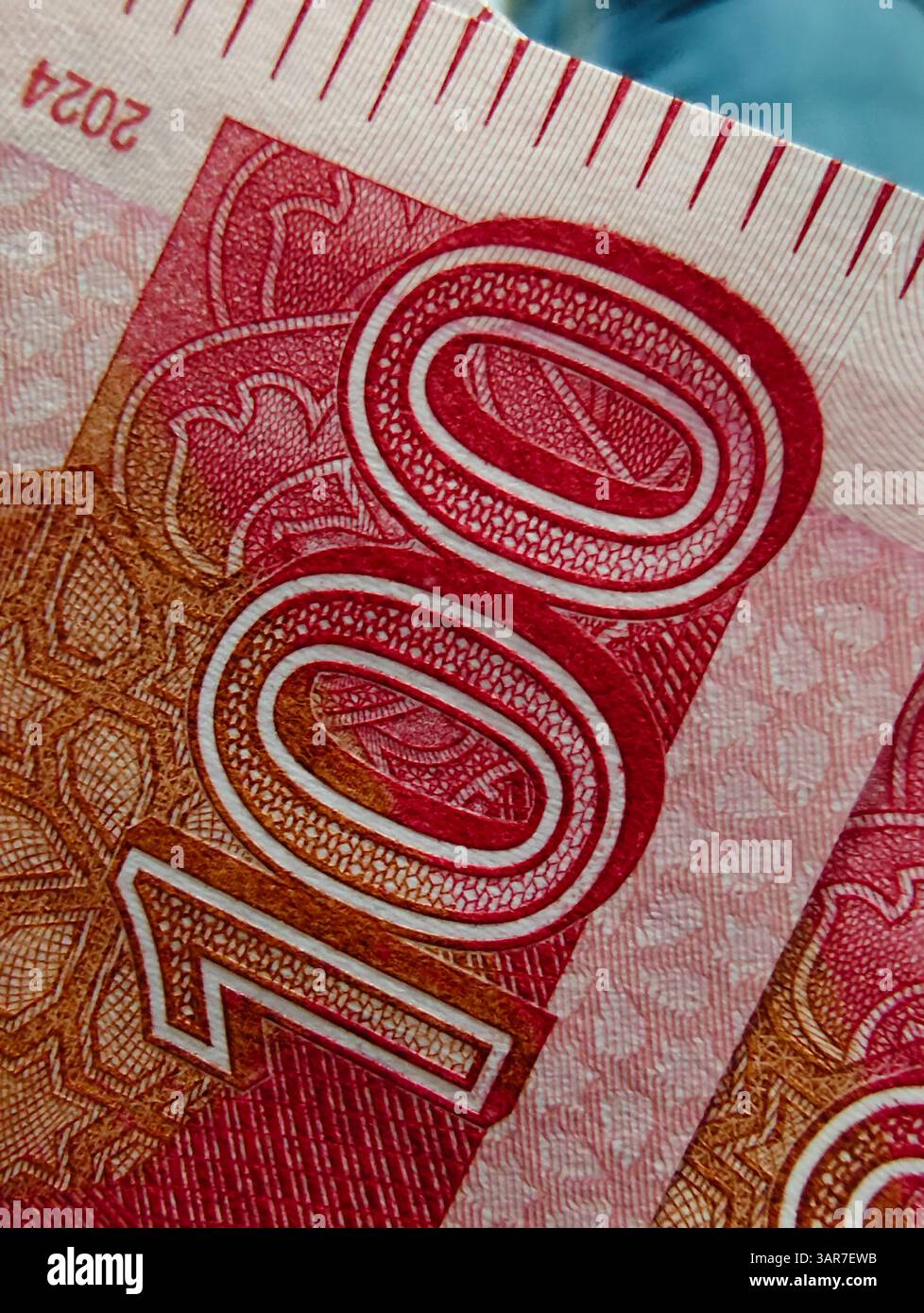 100 rupee note hi-res stock photography and images - Alamy