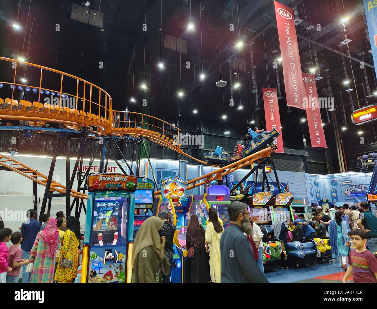 Malls in karachi hi-res stock photography and images - Alamy