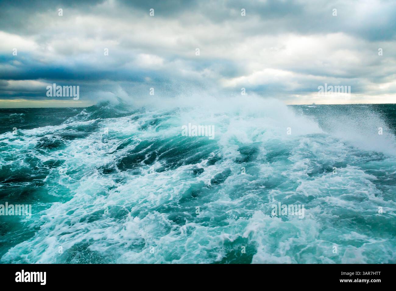 A storm in the ocean. Storm waves in the open ocean Stock Photo - Alamy