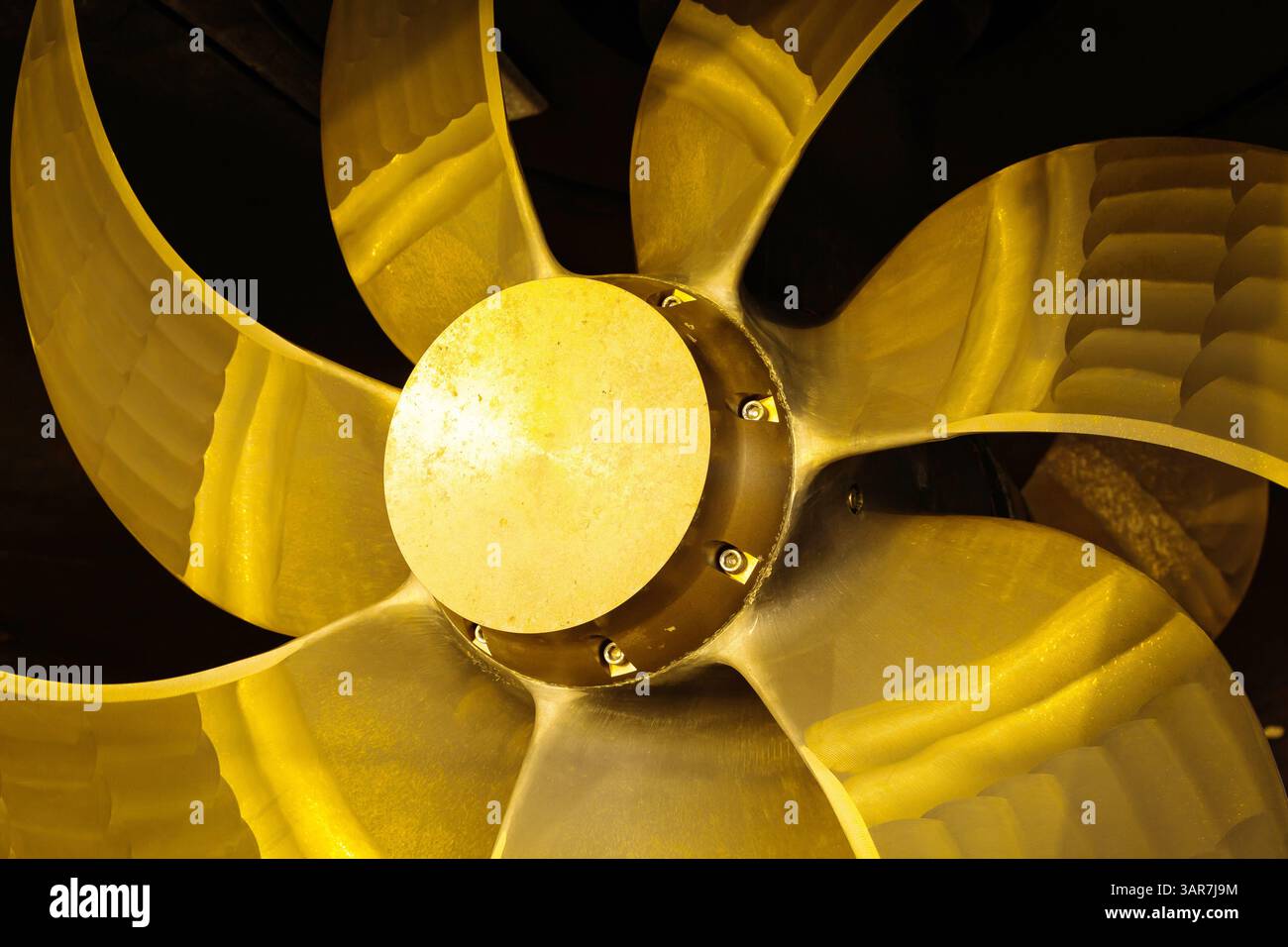Brass propeller hi-res stock photography and images - Alamy