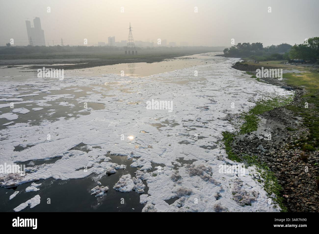india-16th-apr-2025-new-delhi-india-april-16-a-view-froth
