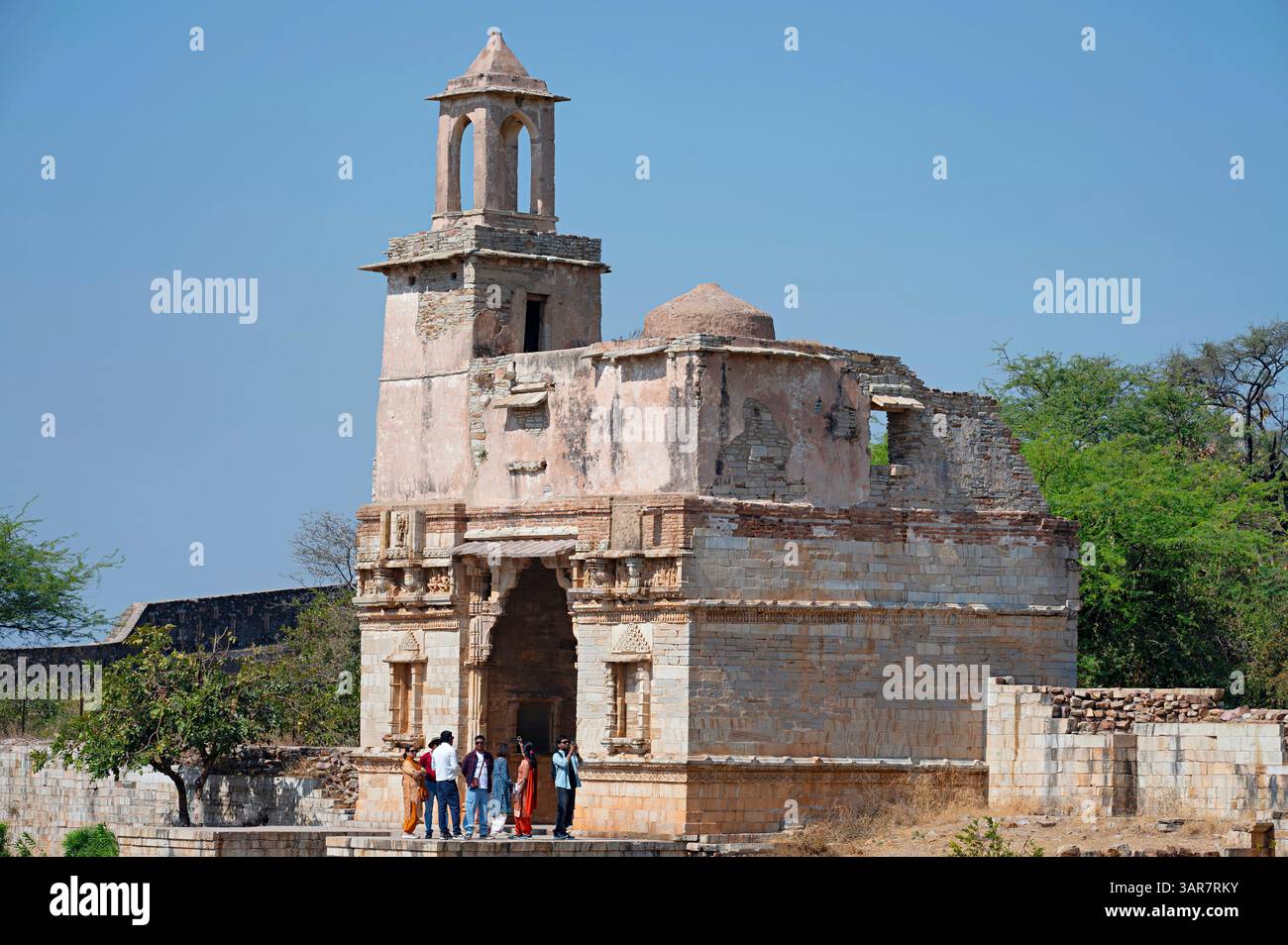 Old Darwaja gate near Vijay Stambha, Fort Complex, Chittorgarh ...