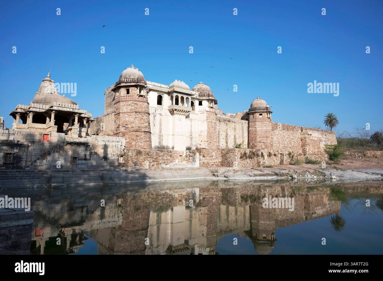 Ratneshwar Mahadev Mandir and Rao Ratan Singh Palace, Fort Complex ...