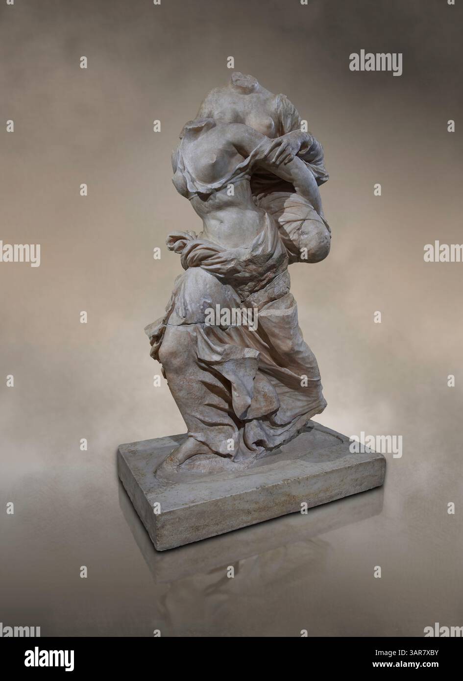 Greek statue group depicting girls playing a game of ephedrismos, 4th ...
