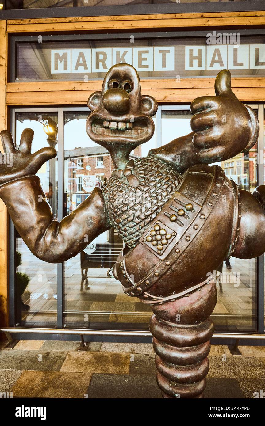 The Wallace and Gromit statue infront of Preston indoor market,UK Stock ...