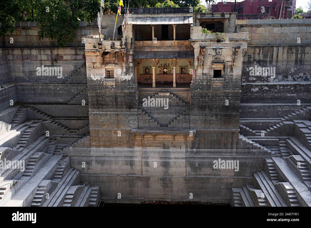 Dhabhai kund step well hi-res stock photography and images - Alamy