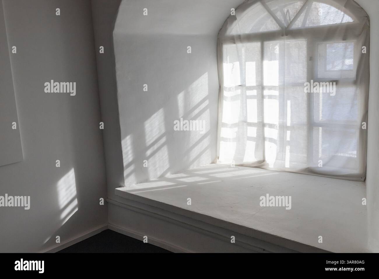 Sunlight streams minimalist interior hi-res stock photography and ...