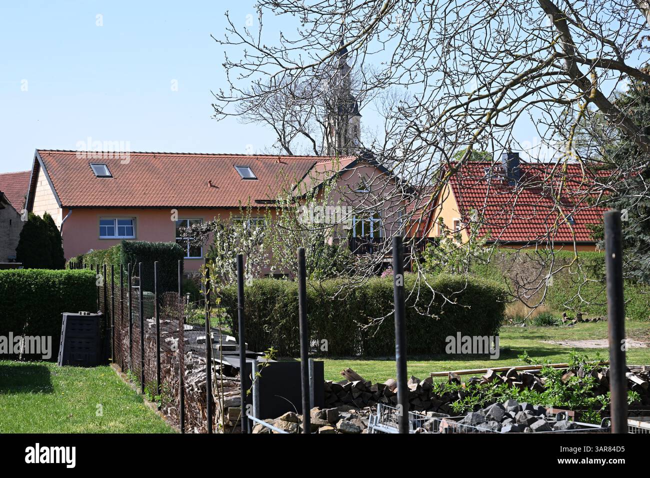 Zeithain, Germany. 17th Apr, 2025. View of the site of a raid. A 16 ...