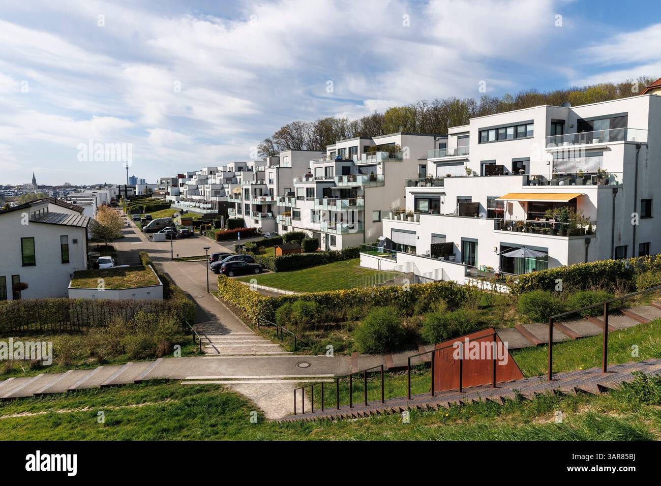 luxury properties on Lake Phoenix, the lake and its neighboring ...