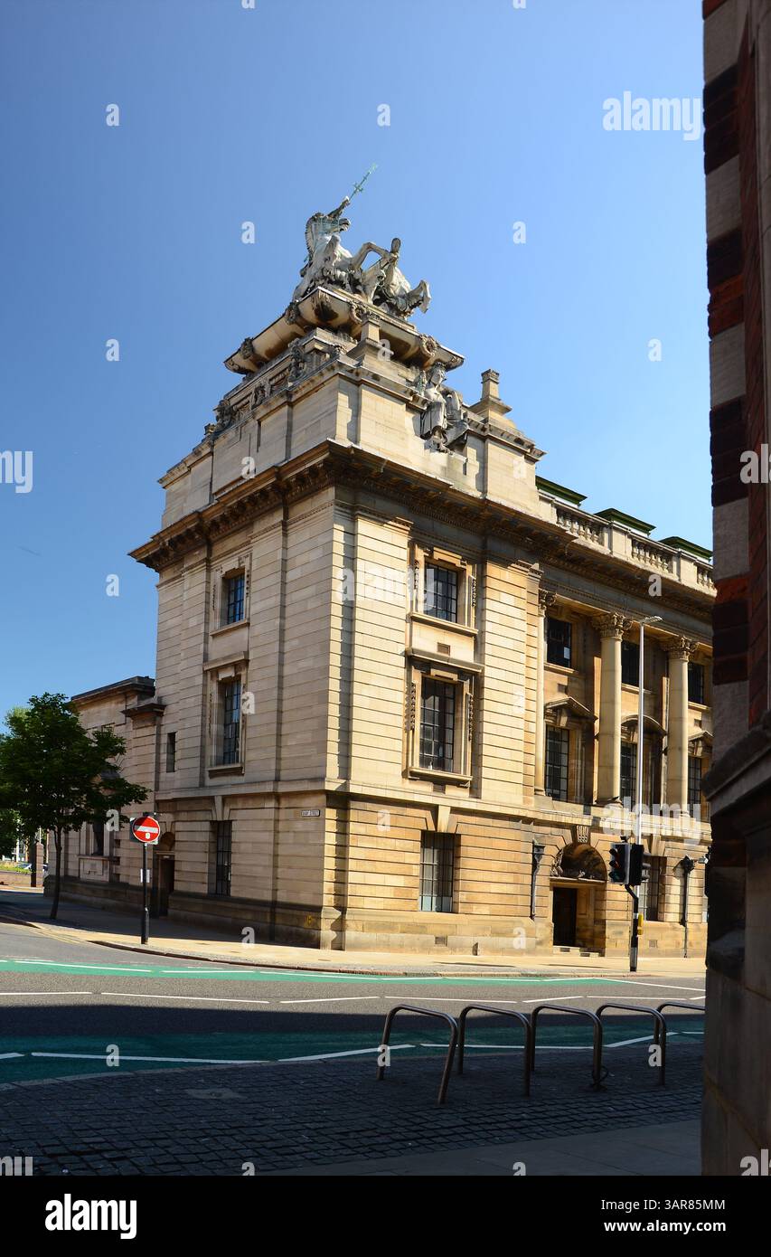 Hull Guildhall, headquarters of Hull City Council, register office also ...