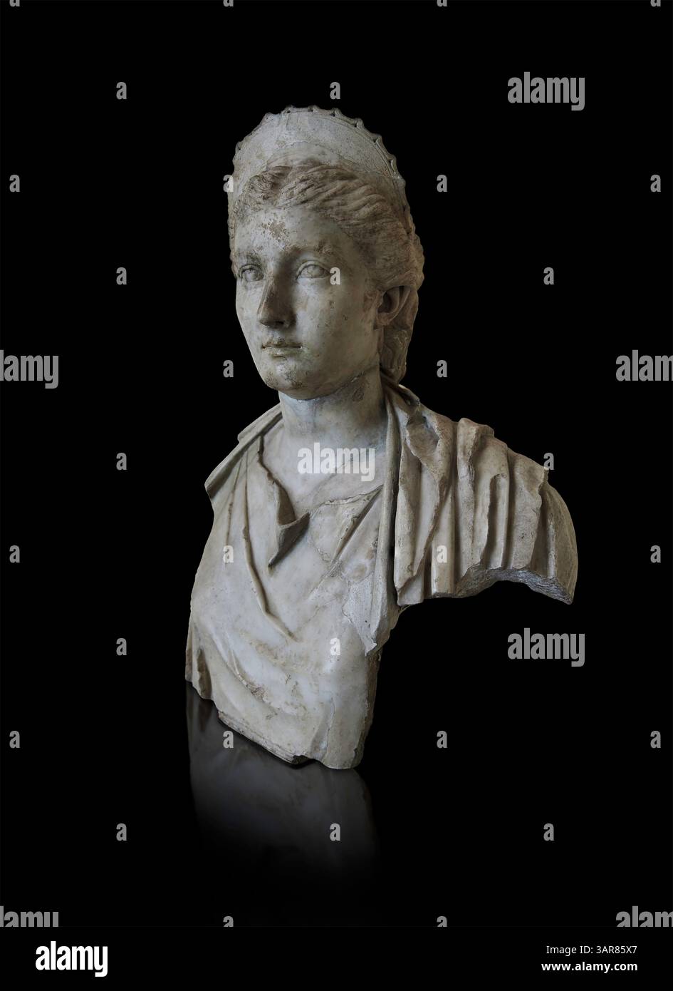 Roman portrait bust of Sabina, Hadrian's wife, Luni marble. 130 - 140 ...