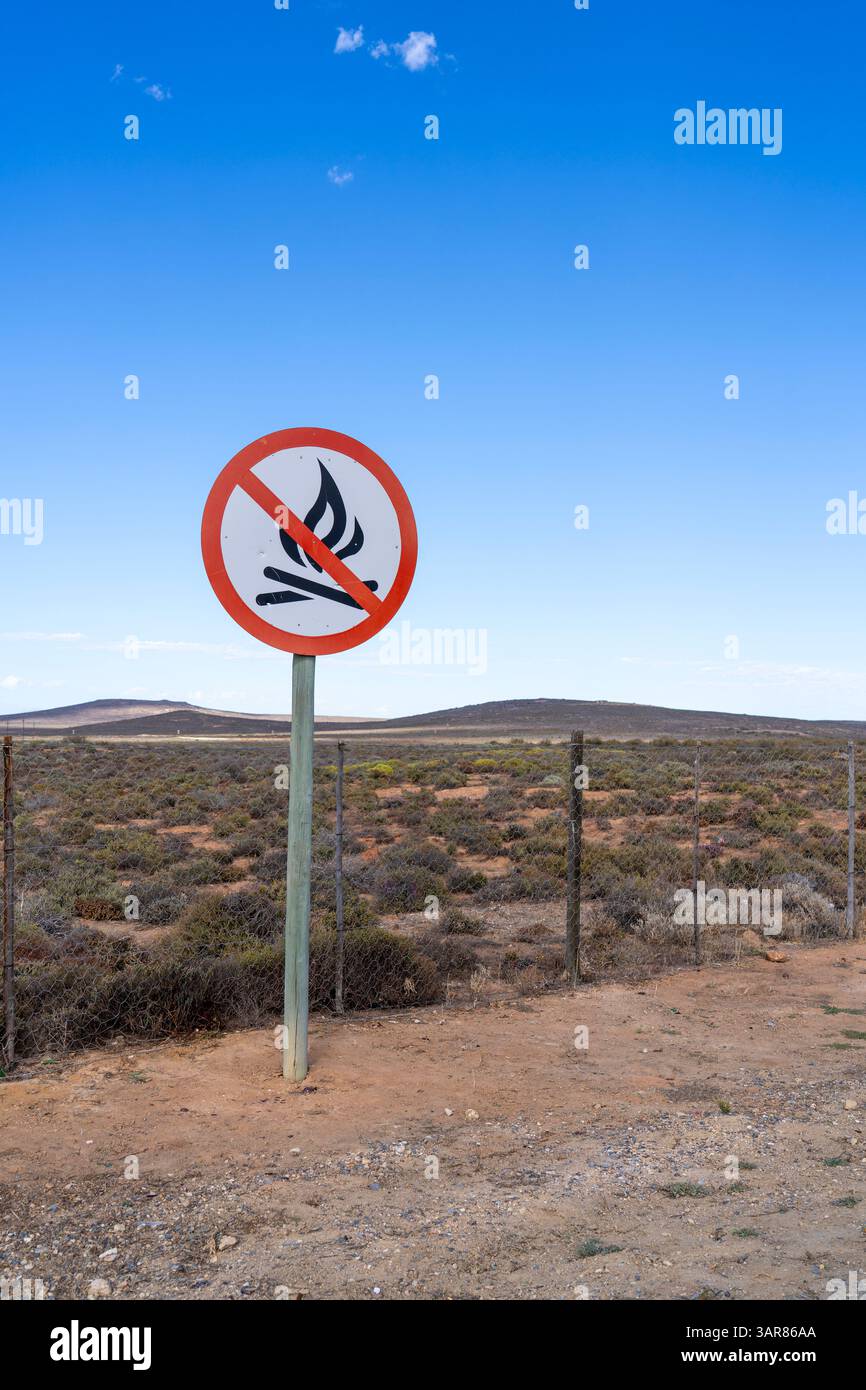 Roadside fire danger warning sign hi-res stock photography and images ...