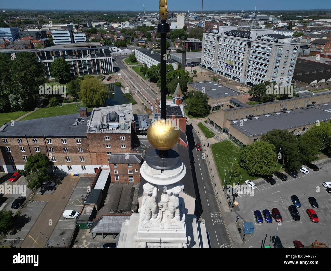 aerial view of Hull Guildhall, Historic Nautical Time Ball, Kingston ...