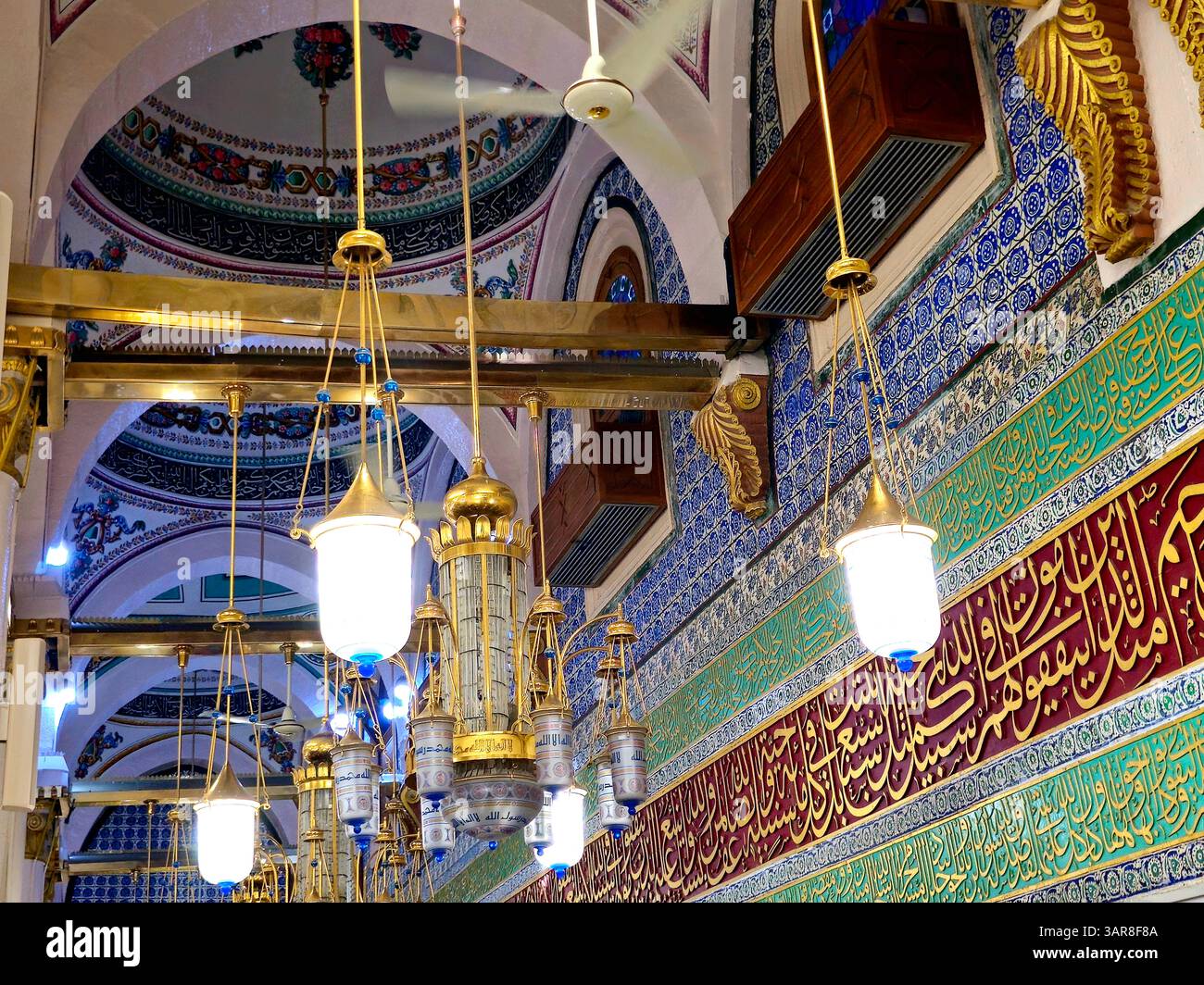 The walls inside the prophet mosque near Al Rawdah and the grave of the ...