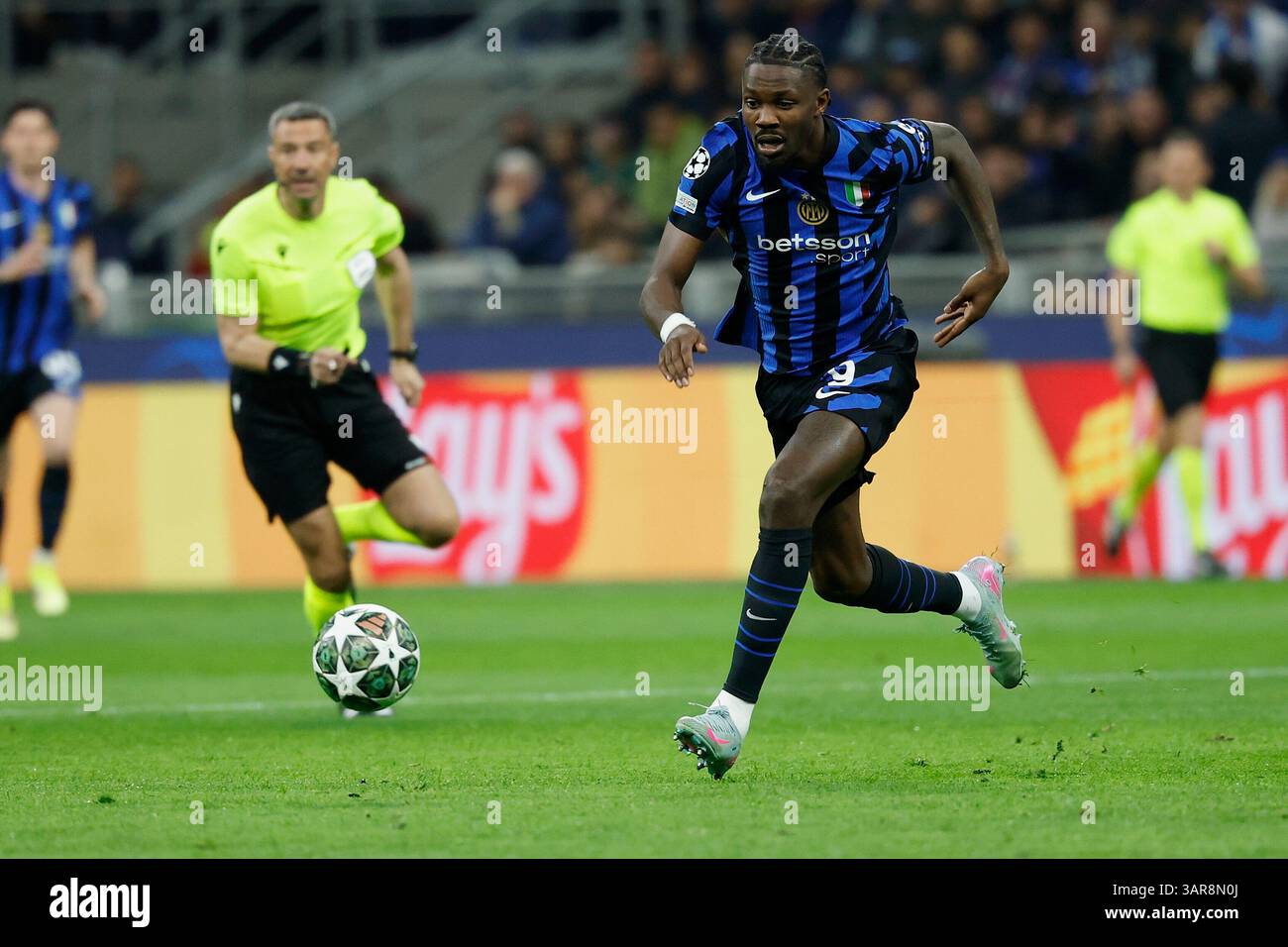 Mailand, Italien. 16th Apr, 2025. Marcus Thuram (Inter Mailand, 9), 16.04.2025, Fussball, UEFA ...