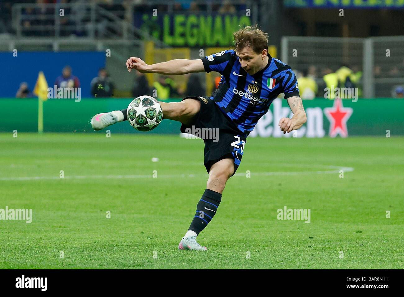 Mailand, Italien. 16th Apr, 2025. Nicolo Barella (Inter Mailand, 23) 16.04.2025, Fussball, UEFA ...