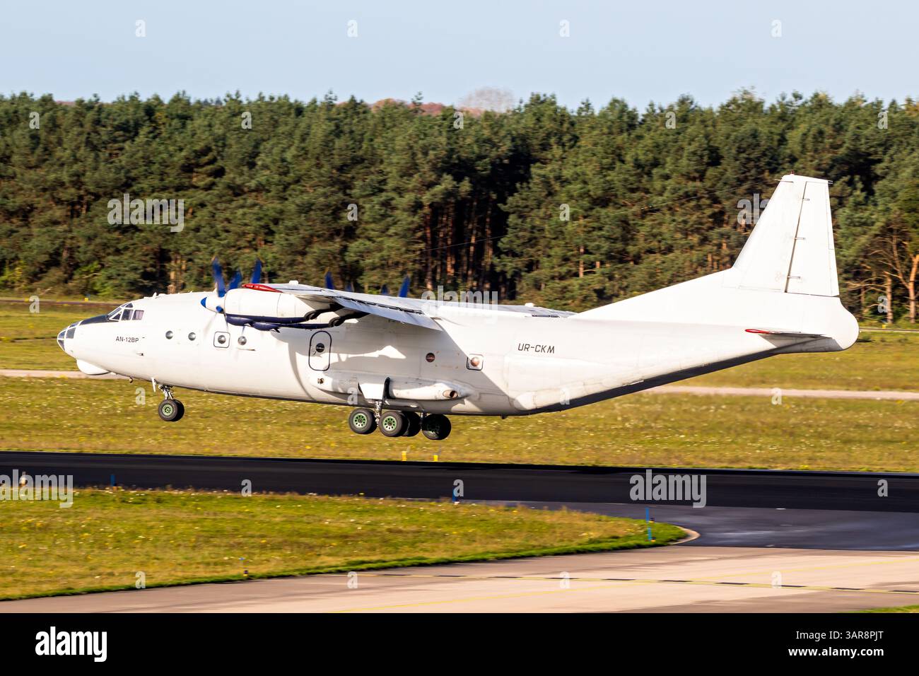 Antonov an 12 antonov airplane hi-res stock photography and images - Alamy