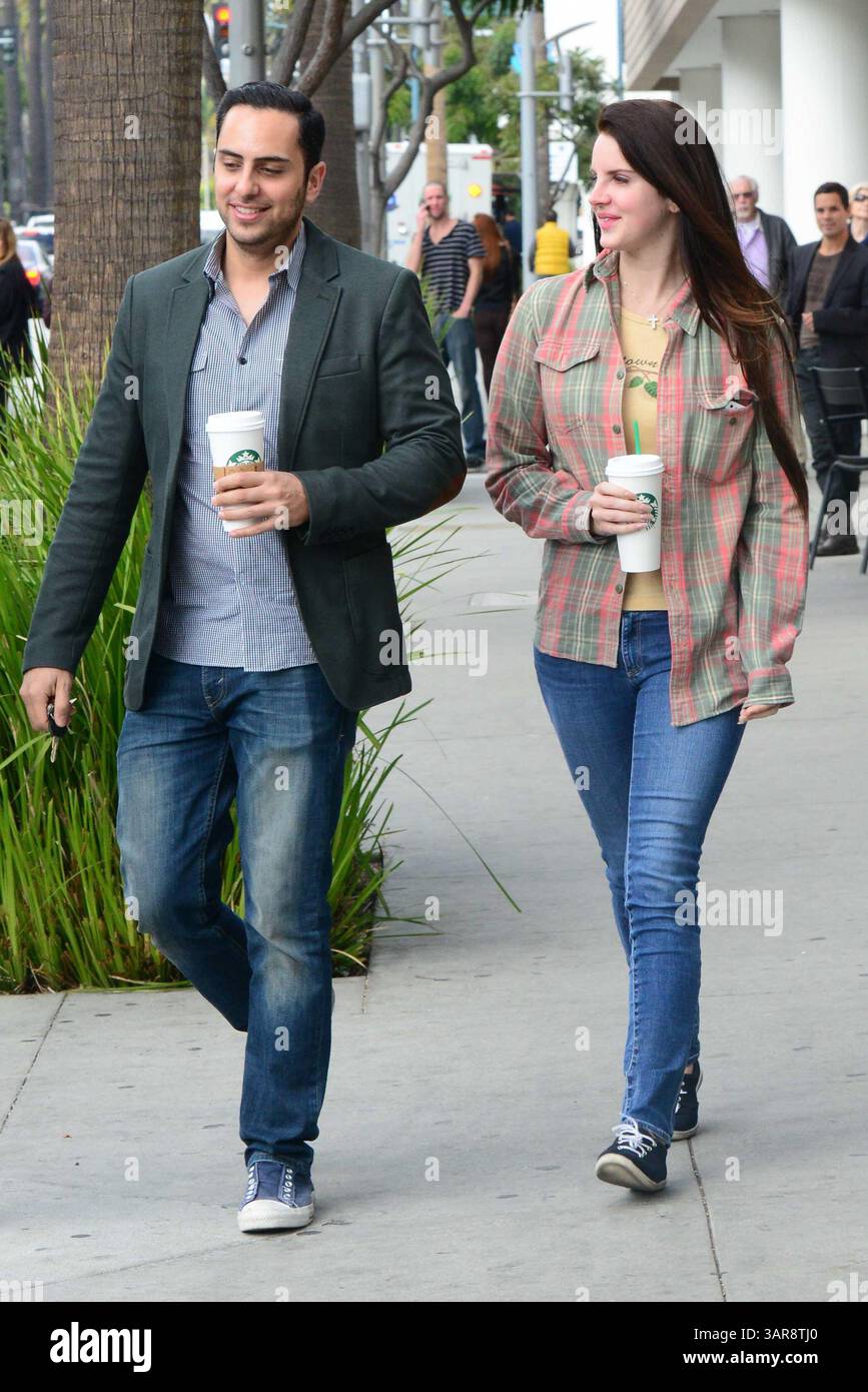 Lana Del Rey out for a coffee in Los Angeles, California - 04 February ...