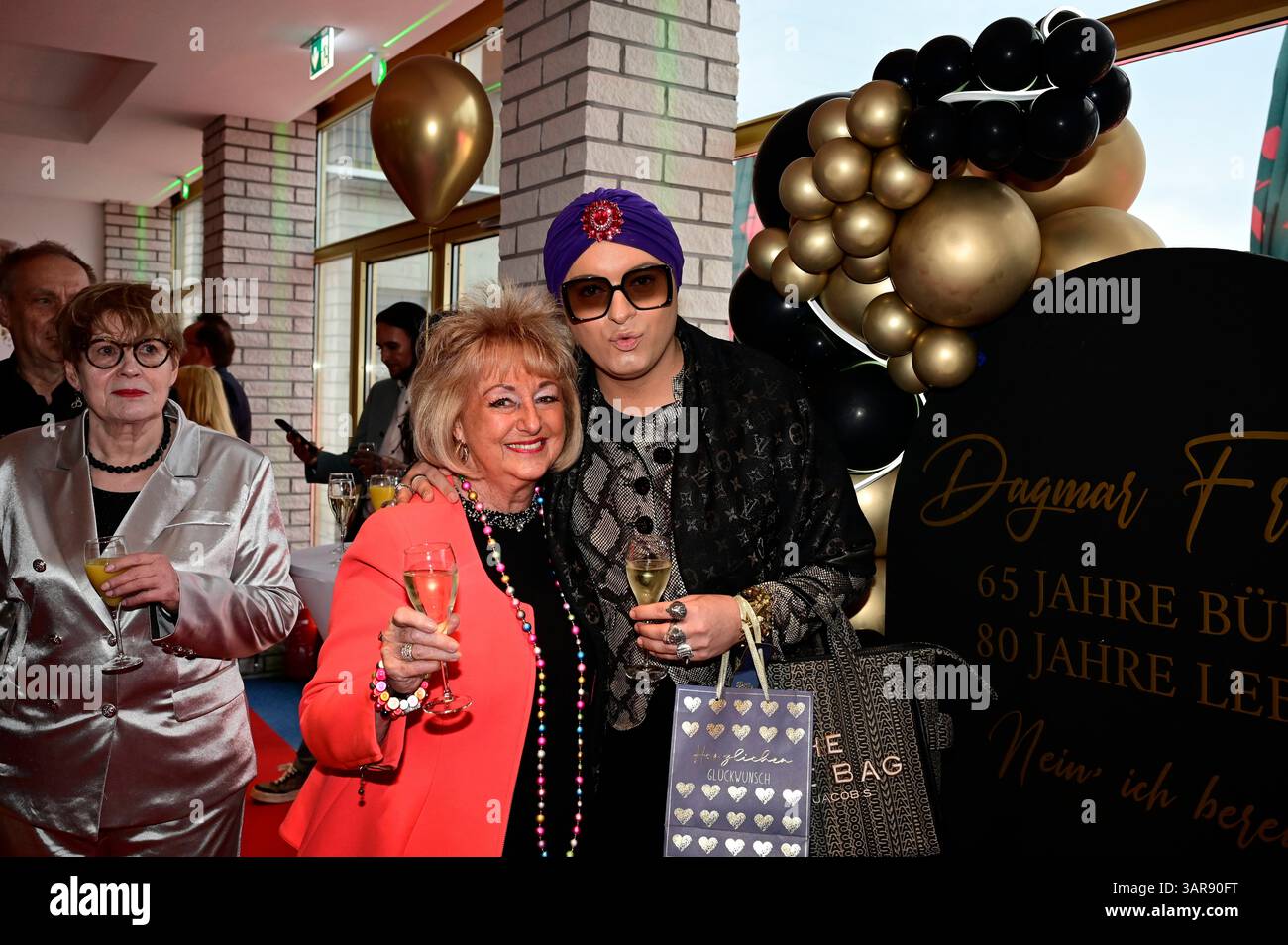 Julian F. M. Stoeckel und Stefanie Simon bei der Geburtstagsgala zum 80 ...