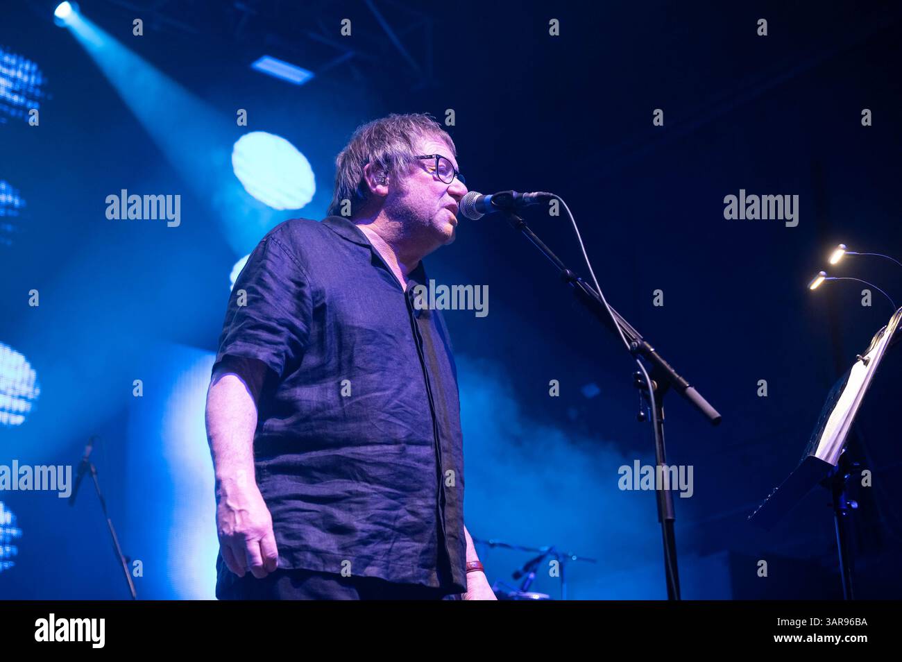 Glasgow, Scotland, UK. 16th Apr, 2025. Simon Fowler of Ocean Colour ...