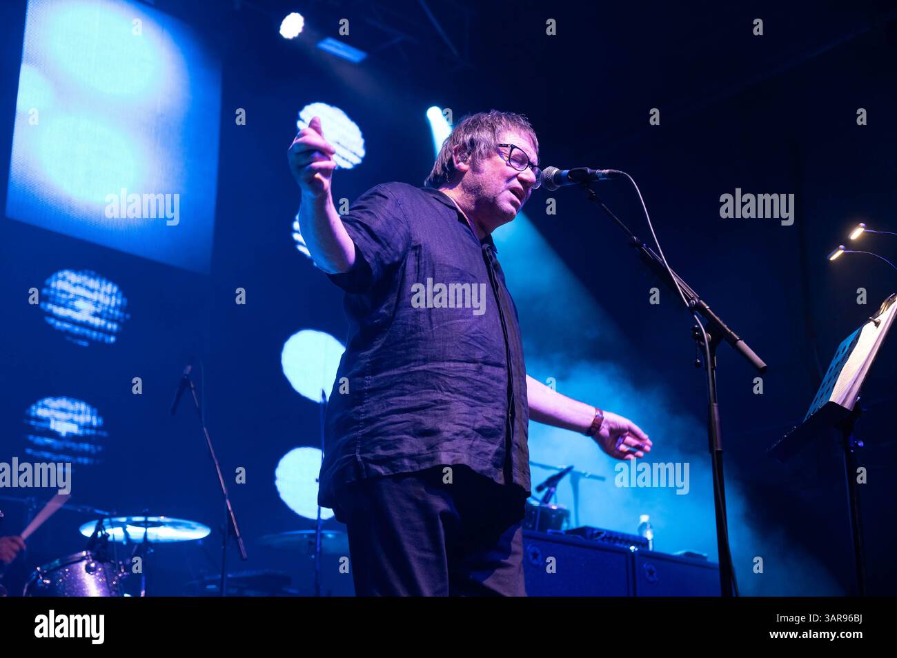 Glasgow, Scotland, UK. 16th Apr, 2025. Simon Fowler of Ocean Colour ...