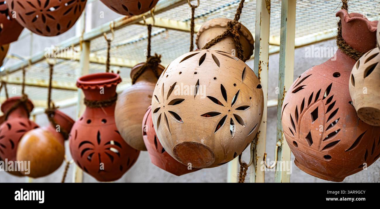 Traditional pottery on Nizwa Souq, Oman Stock Photo - Alamy