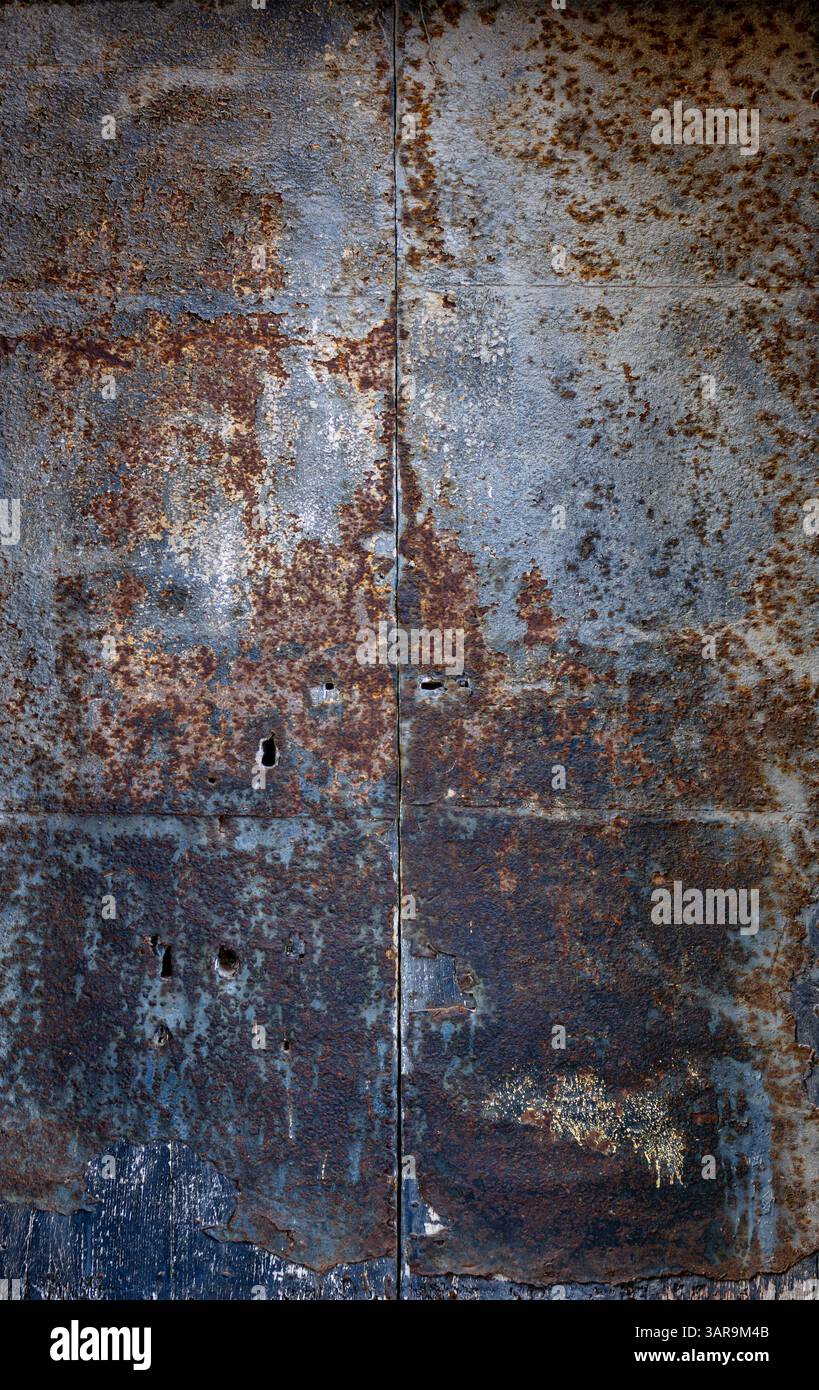 Weathered metal surface showing hi-res stock photography and images - Alamy