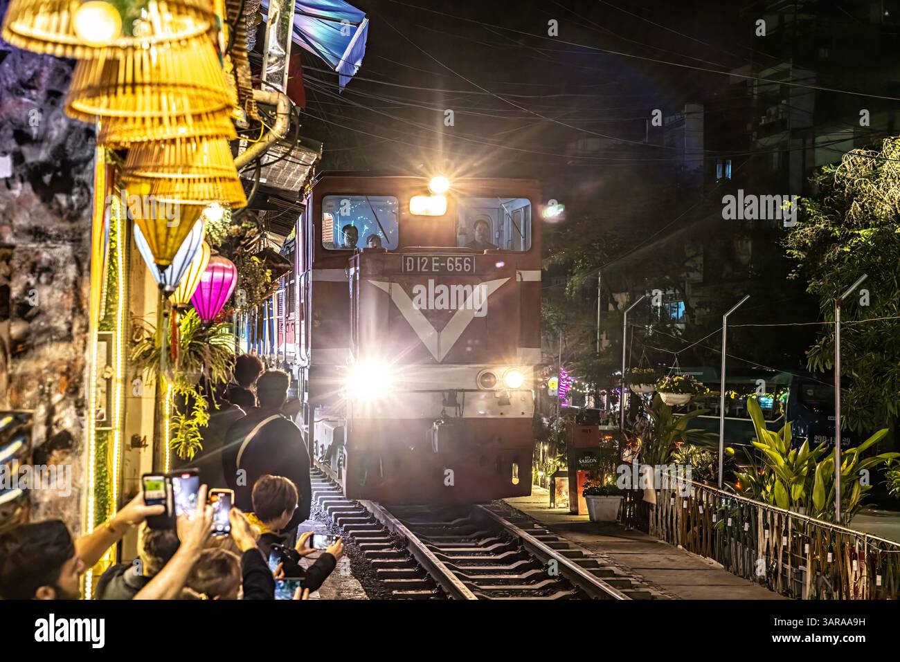 Hanoi train street ha hi-res stock photography and images - Alamy