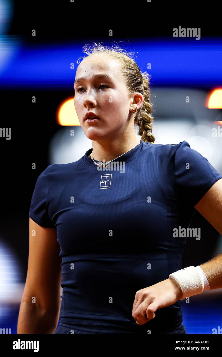 Stuttgart, Deutschland. 17th Apr, 2025. im Bild Mirra Andreeva Mirra Andreeva vs Ekaterina ...