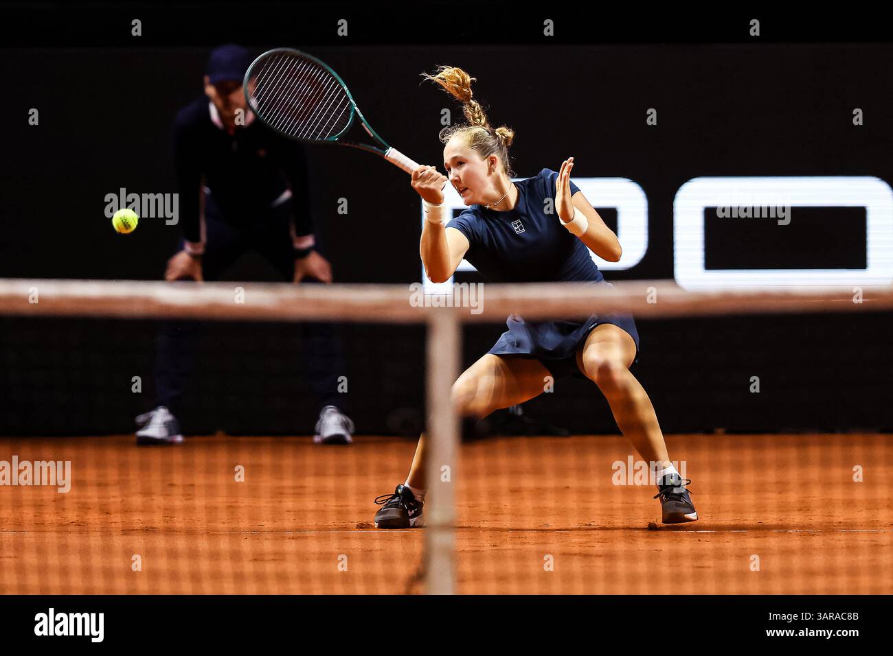 im Bild Mirra Andreeva Mirra Andreeva vs Ekaterina Alexandrova GER, Porsche Tennis Grand Prix GP ...