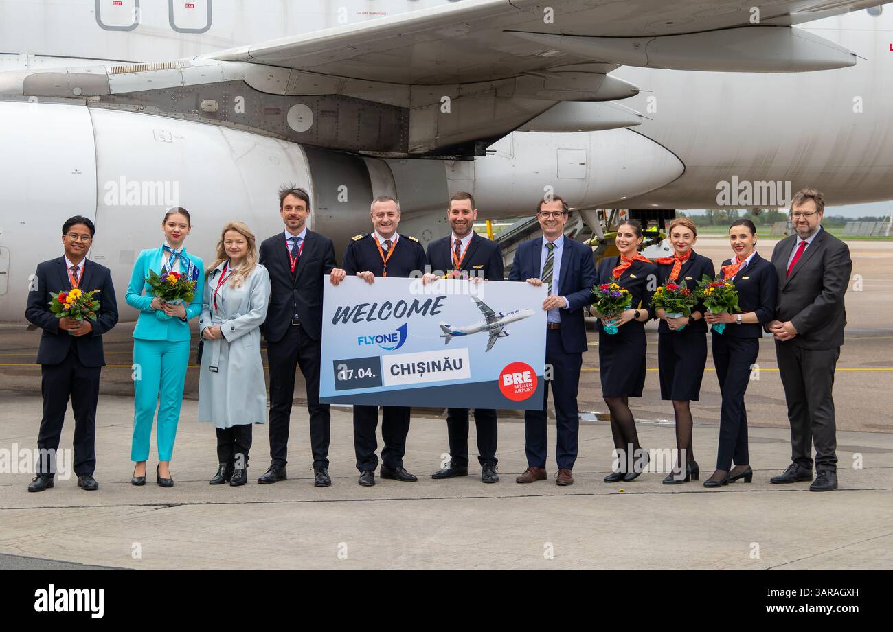 Konrad Best (centre), responsible for Business Development, Marketing ...