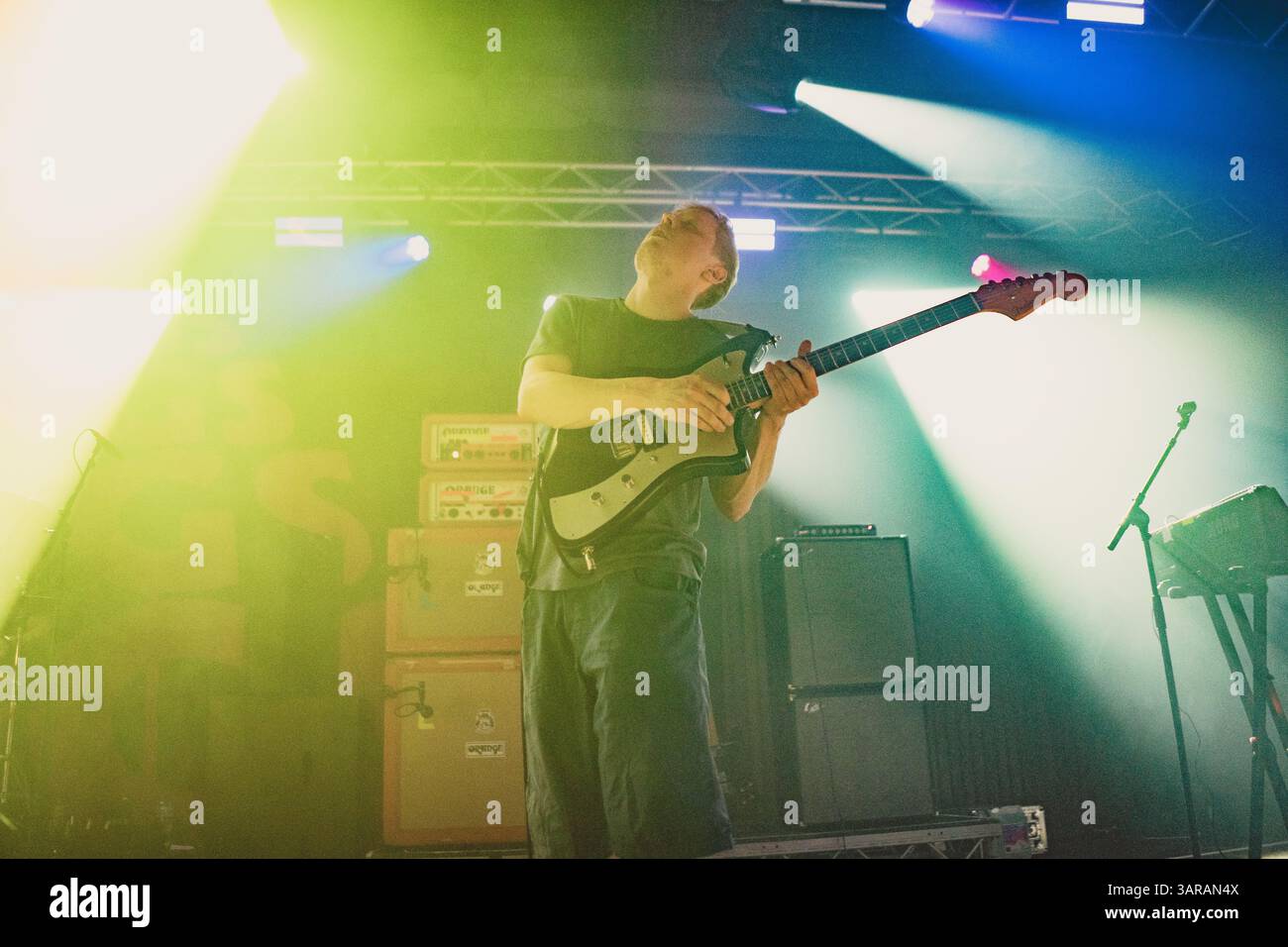 Pigs Pigs Pigs Pigs Pigs Pigs Pigs live at New Century Hall, Manchester ...