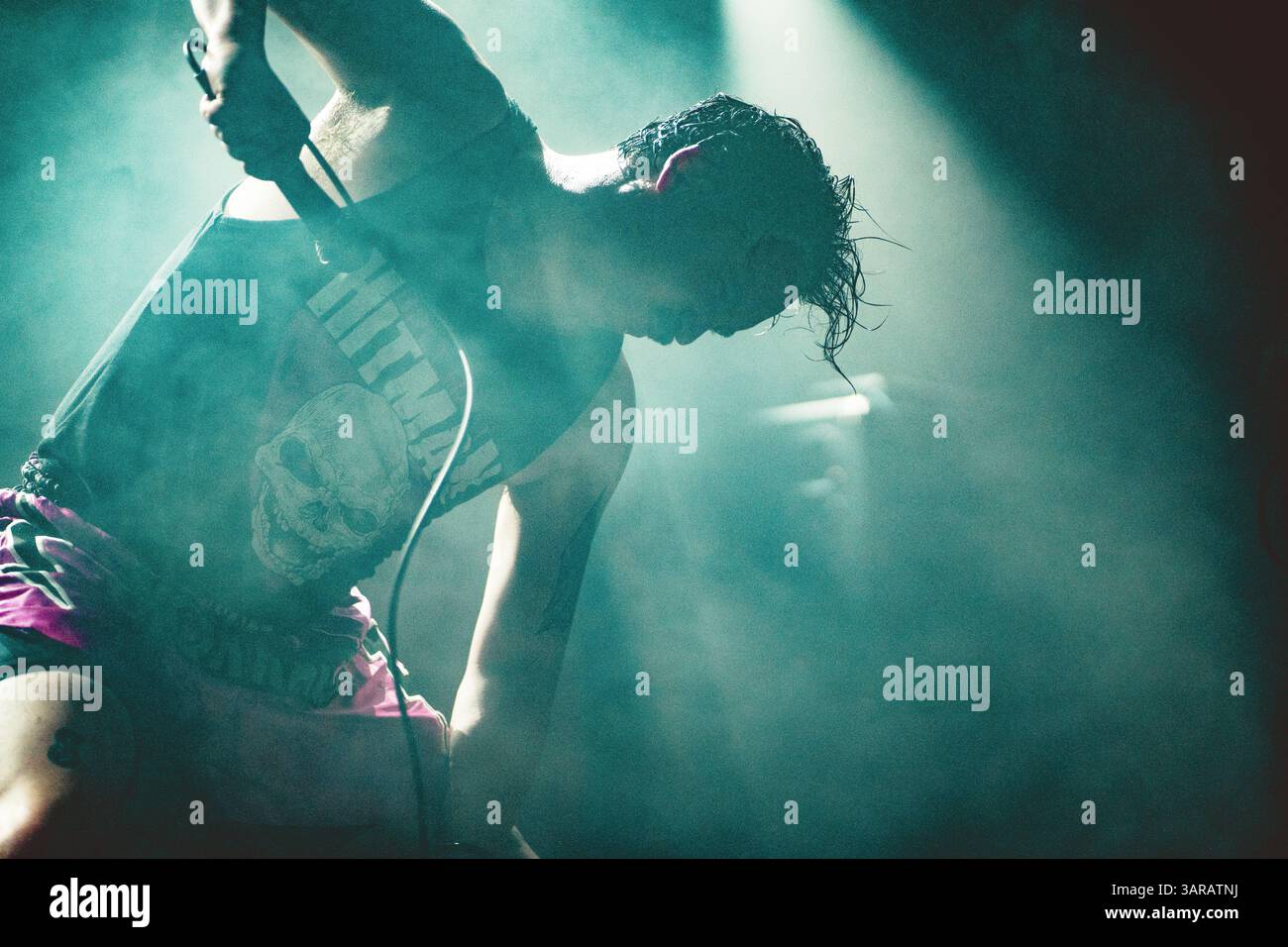 Pigs Pigs Pigs Pigs Pigs Pigs Pigs live at New Century Hall, Manchester ...