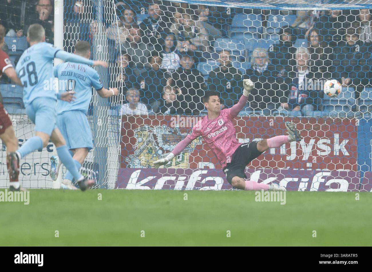 Randers, Denmark. 17th Apr, 2025. Randers FC moeder AGF i ...