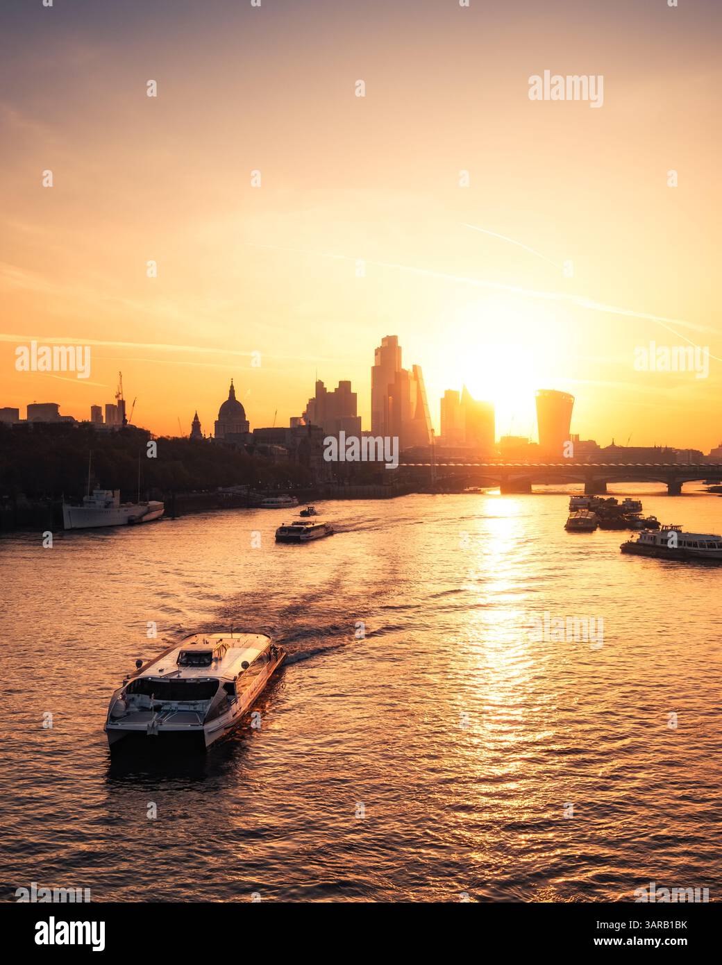 Uber london 2025 hi-res stock photography and images - Alamy