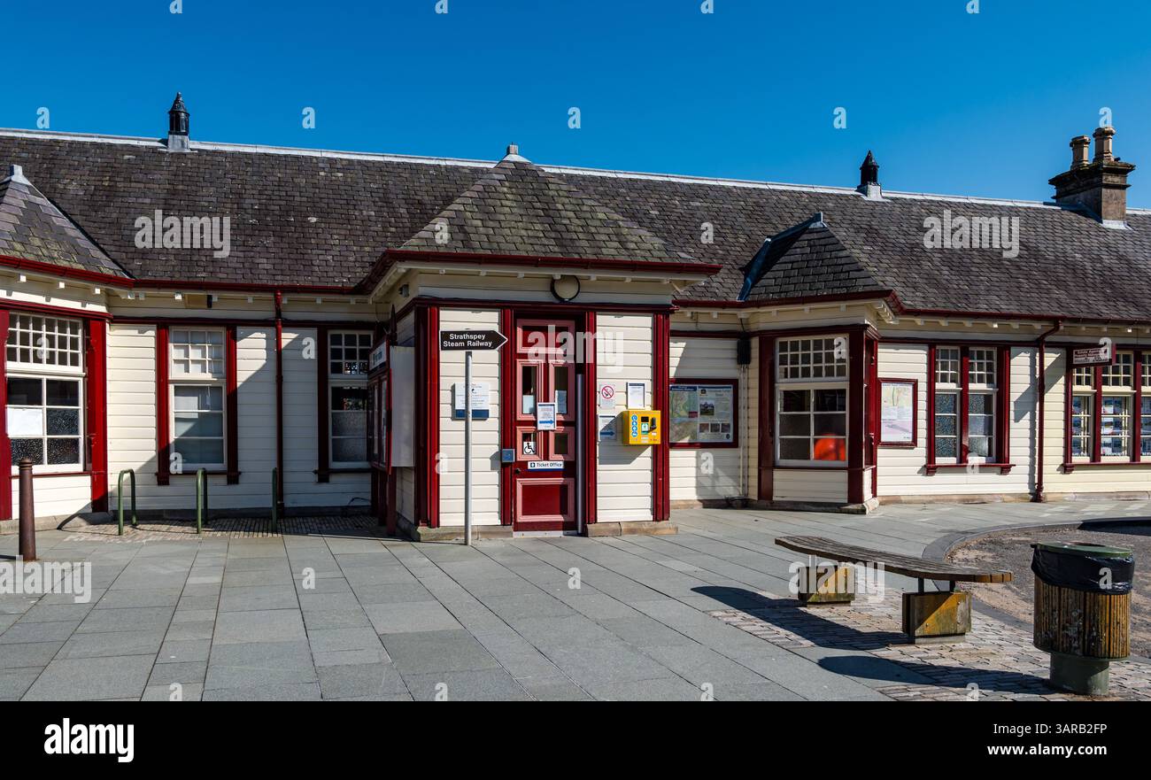 Exterior of old fashioned Aviemore train station, Scottish Highlands ...