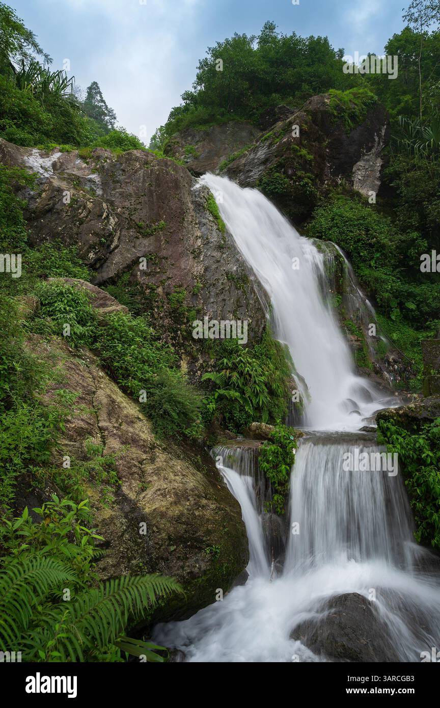 Paglajhora waterfall , famous waterfall in monsoon, at Kurseong ...