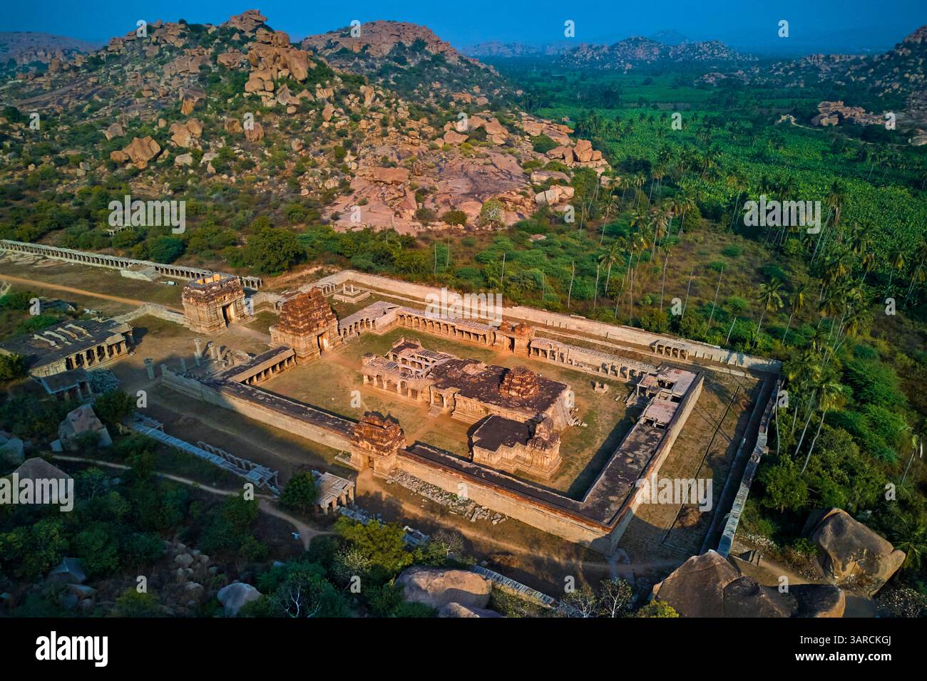 India, Karnataka state, Hampi, capital of the last great Hindu kingdom of Vijayanagar, UNESCO ...