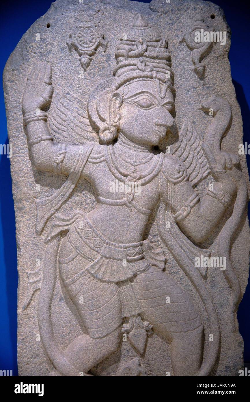 India, Karnataka state, Hampi, Kamalapur Archaeological Museum, statue ...