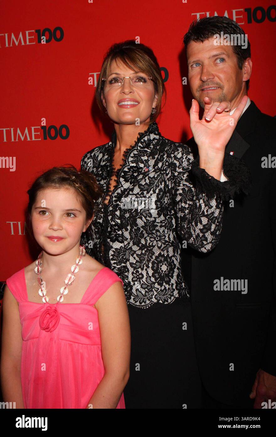May 04, 2010 - New York, New York, U.S. - SARAH PALIN, husband TODD ...