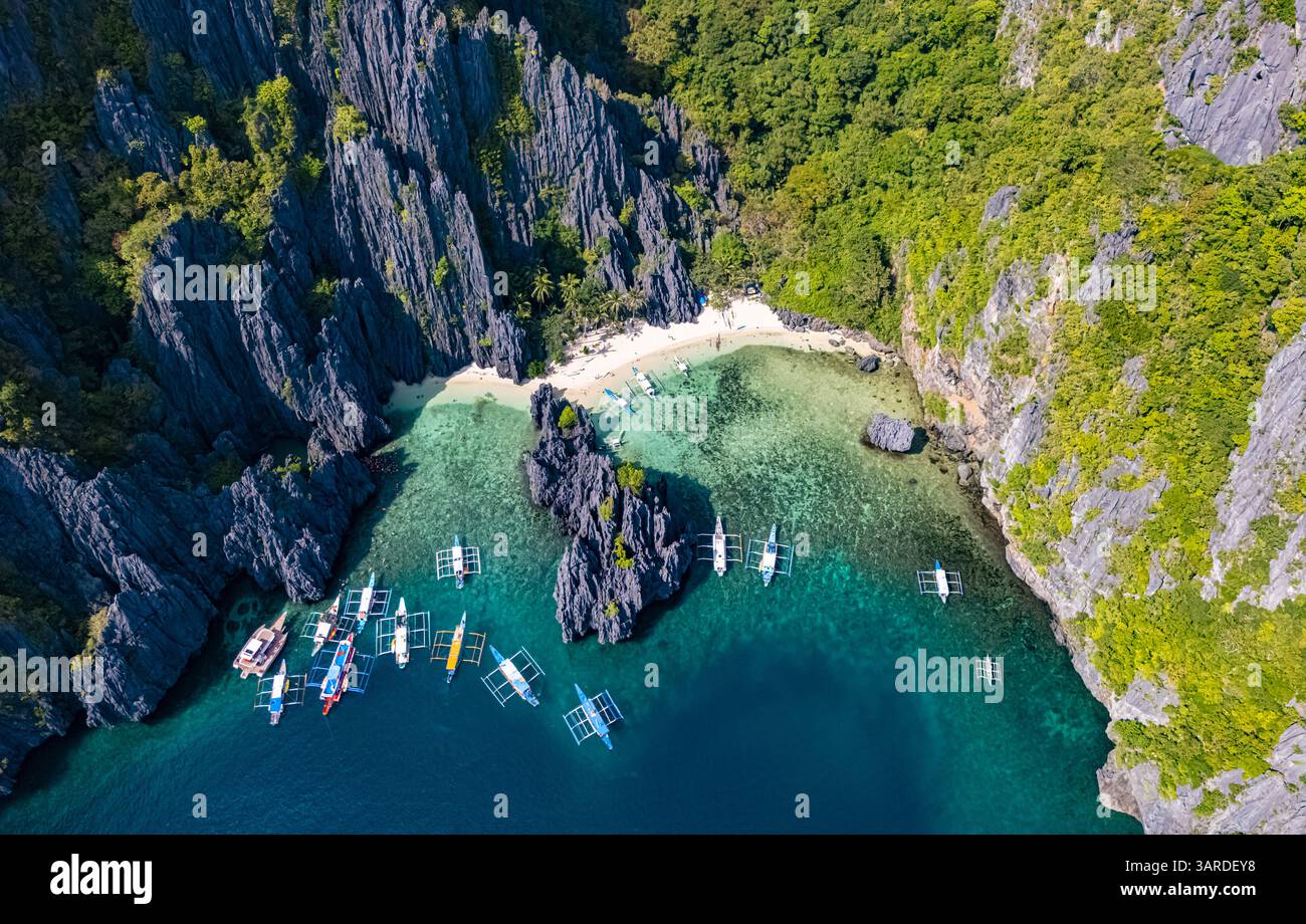 Secret Lagoon at Miniloc Island near El Nido, Palawan, Philippines ...