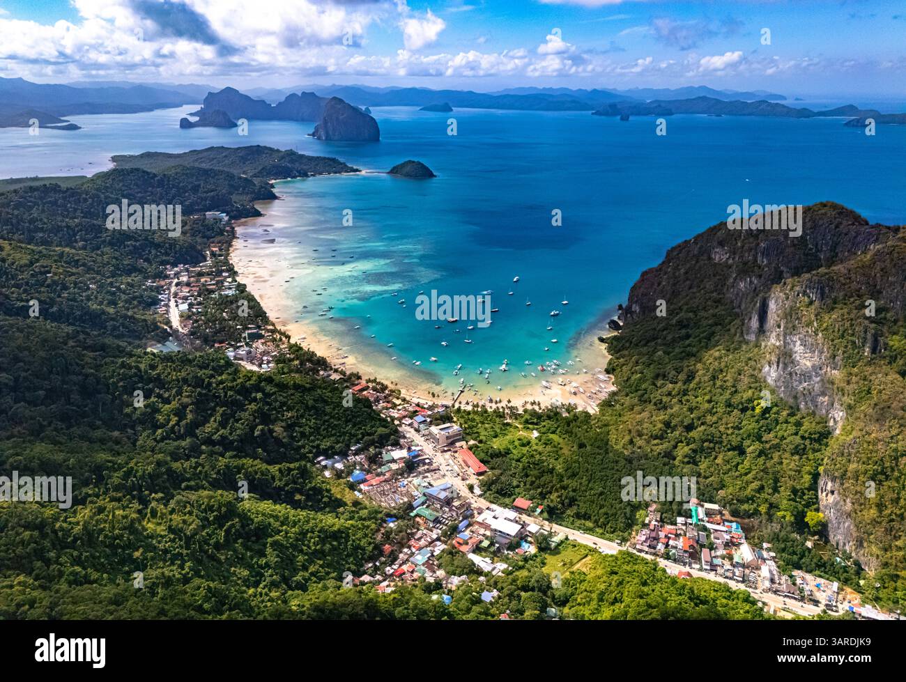 Corong Corong Beach in El Nido in the north of the Palawan Island ...