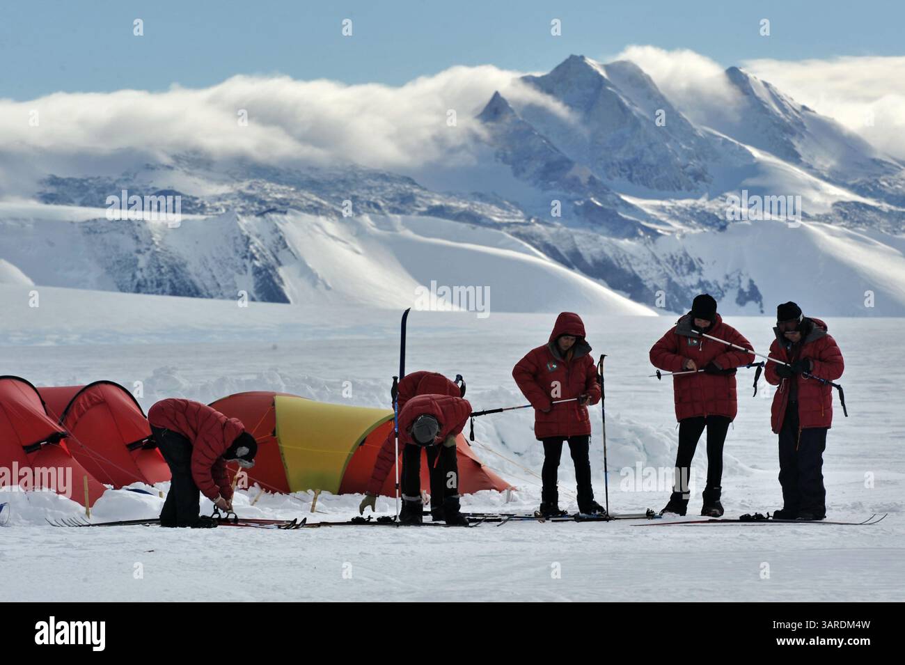 Jan 28, 2010 - South Pole, Antartica - Kaspersky Commonwealth ...